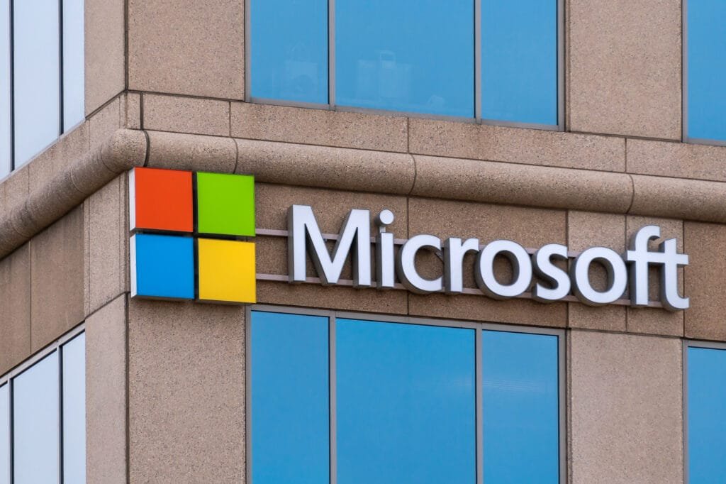 Microsoft Surpasses Apple as World’s Most Valuable Company – Women's ...