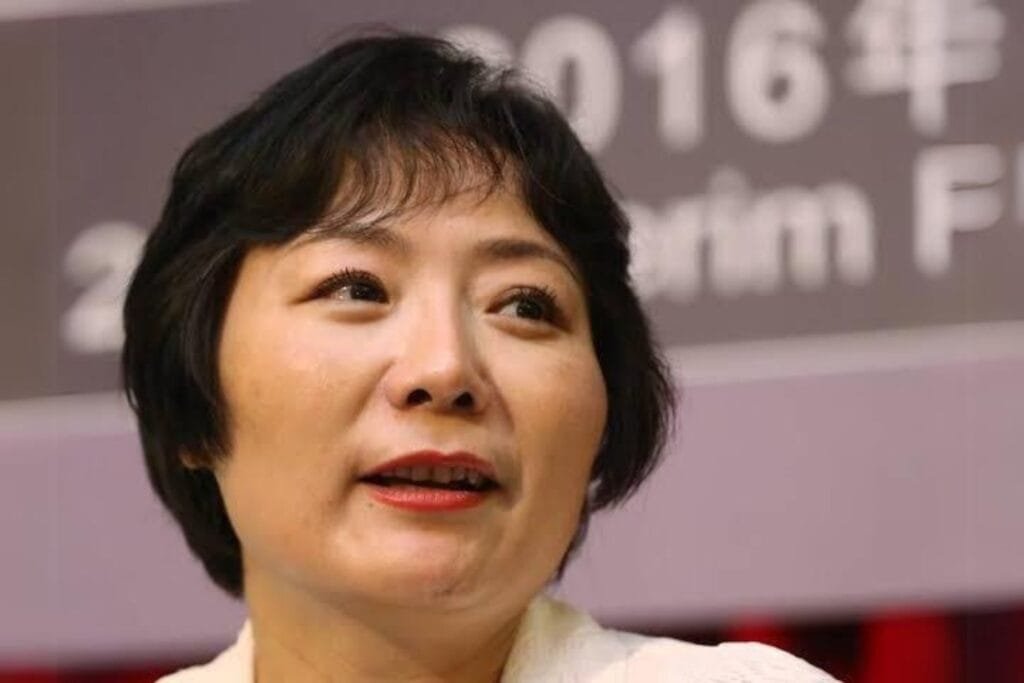 From Factory to Fortune: Wu Yajun’s Inspiring Journey – Women's Tabloid