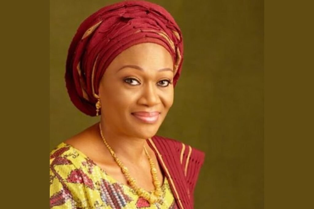 Oluremi Tinubu distributes N1.85 Billion to support 37,000 Female ...